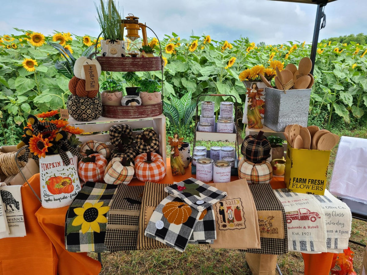 Vendor Market at Laura's Farm Stand – Vintage Rustic Decor